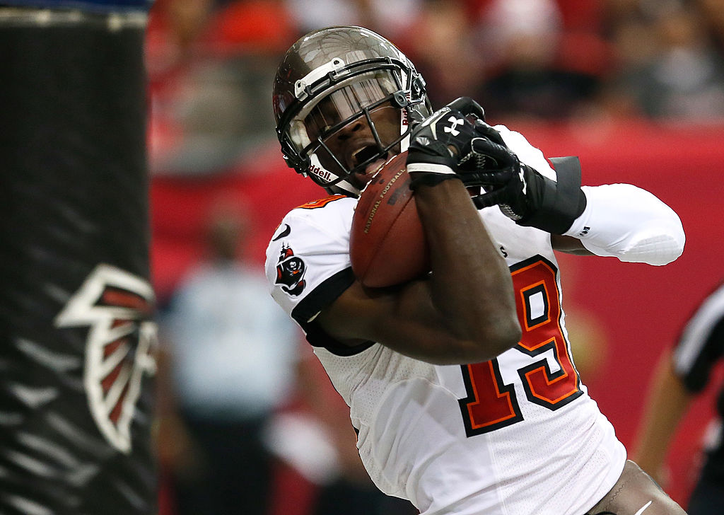 Former Buccaneers Wide Receiver Mike Williams On Life Support After ...