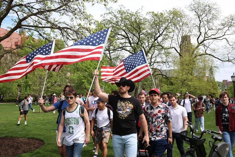 Frat Boys Who Protected American Flag Celebrated With A Concert – One ...