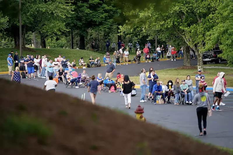 Weekly jobless claims at five-month low; consumer spending rises ...